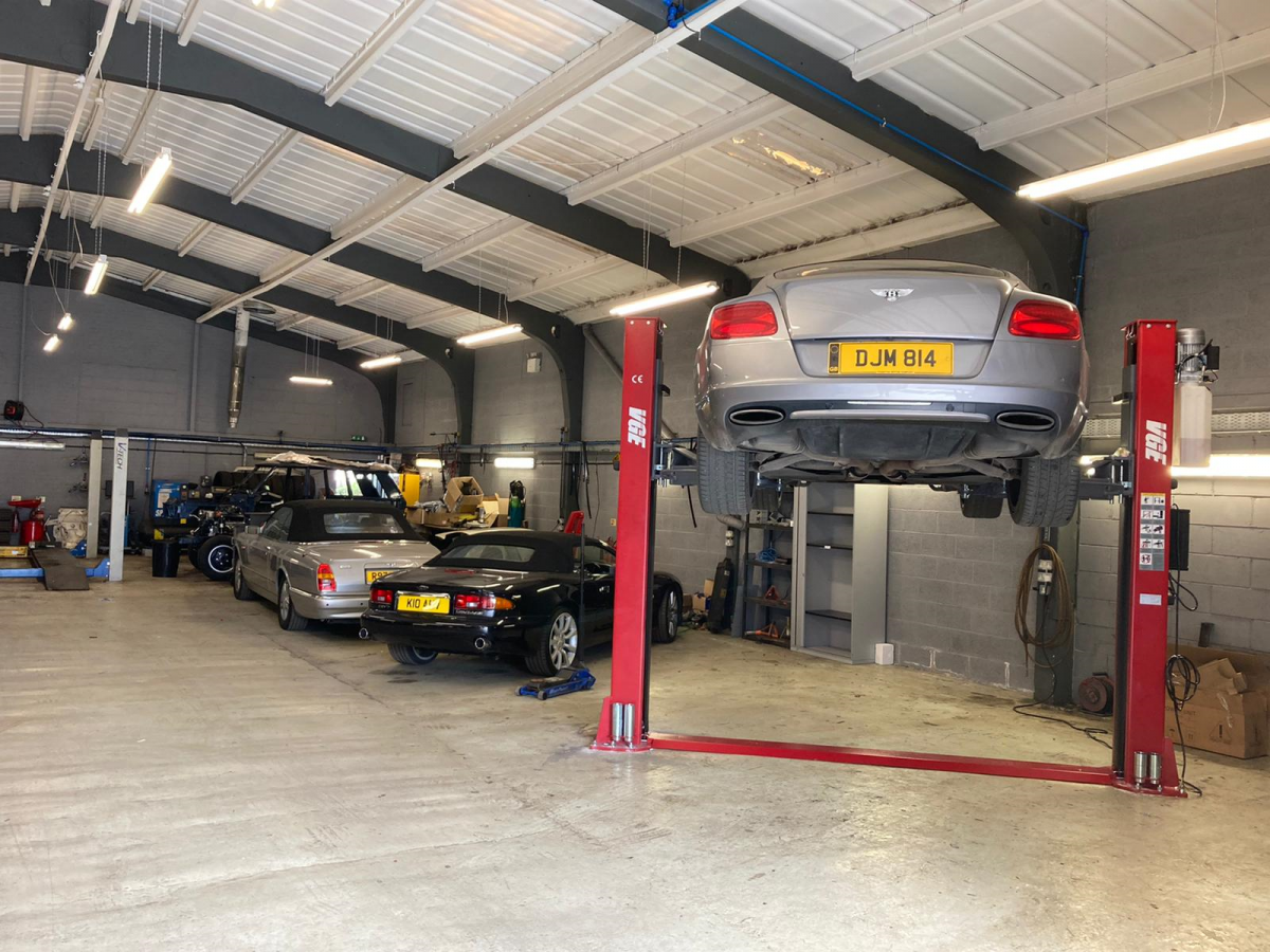 Garage Equipment-5 things to think about before buying a 2 Post Lift-